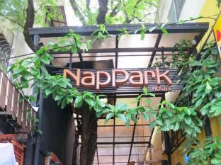 NapPark Hostel – Happy hour in Bangkok