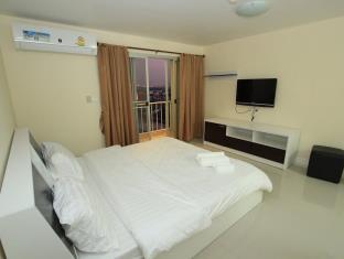 Grow Residences – Happy hour in Bangkok